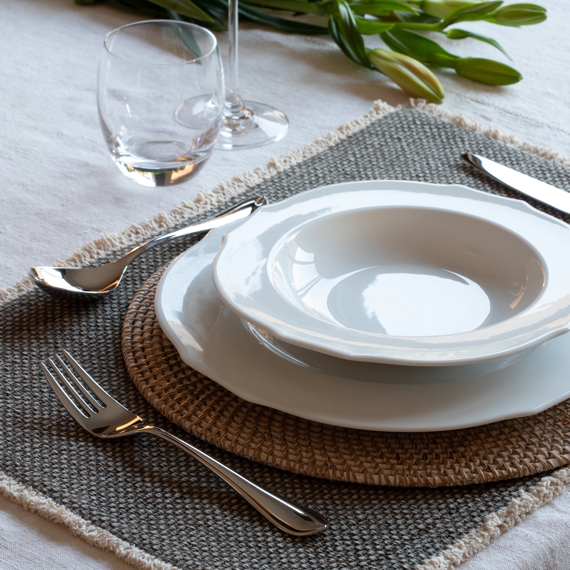 Quinton Bright Cutlery Set | 56 Piece Set for 8 People | Robert Welch ...