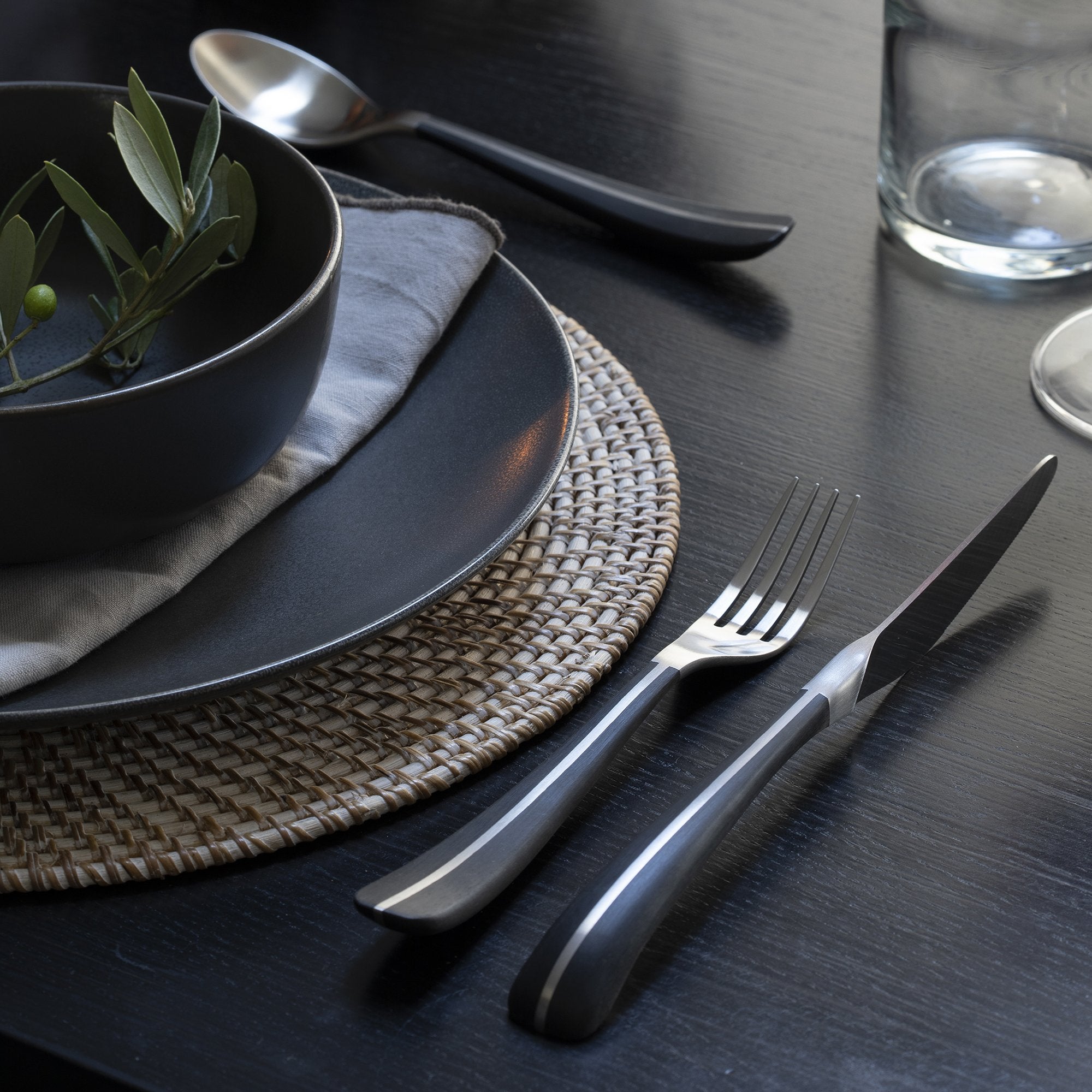 Contour Noir Satin Cutlery Set | 24 Piece for 6 People | Robert Welch ...